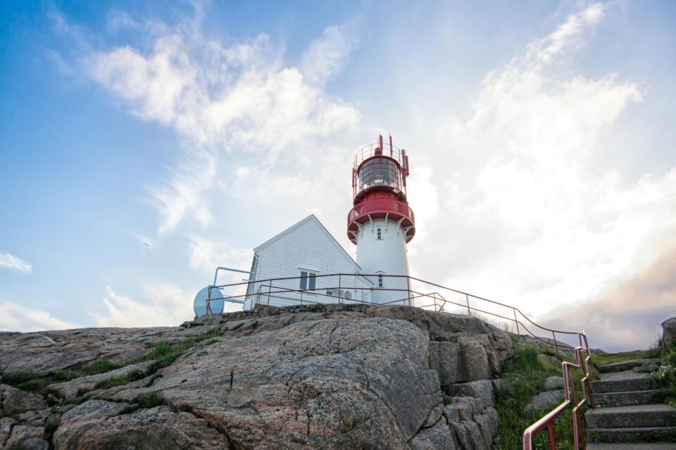 Breathtaking Lighthouses Across the Globe: A Guide to Scenic and ...